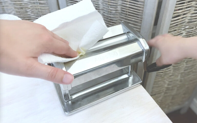How to Effectively Clean Your Pasta Machine